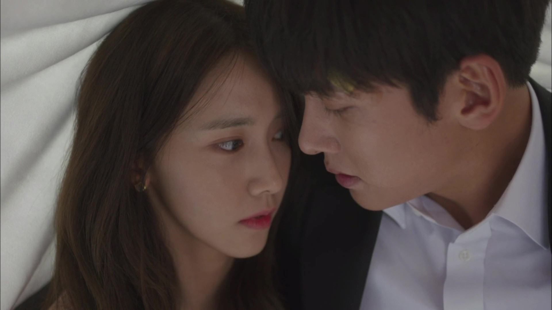 Park Jiyeon And Jb Kiss